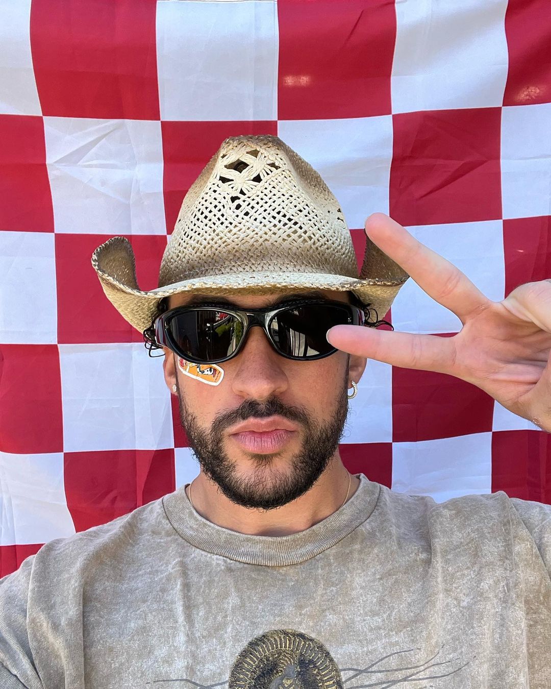 Bad Bunny Drops New Single and Music Video ‘Un Preview’